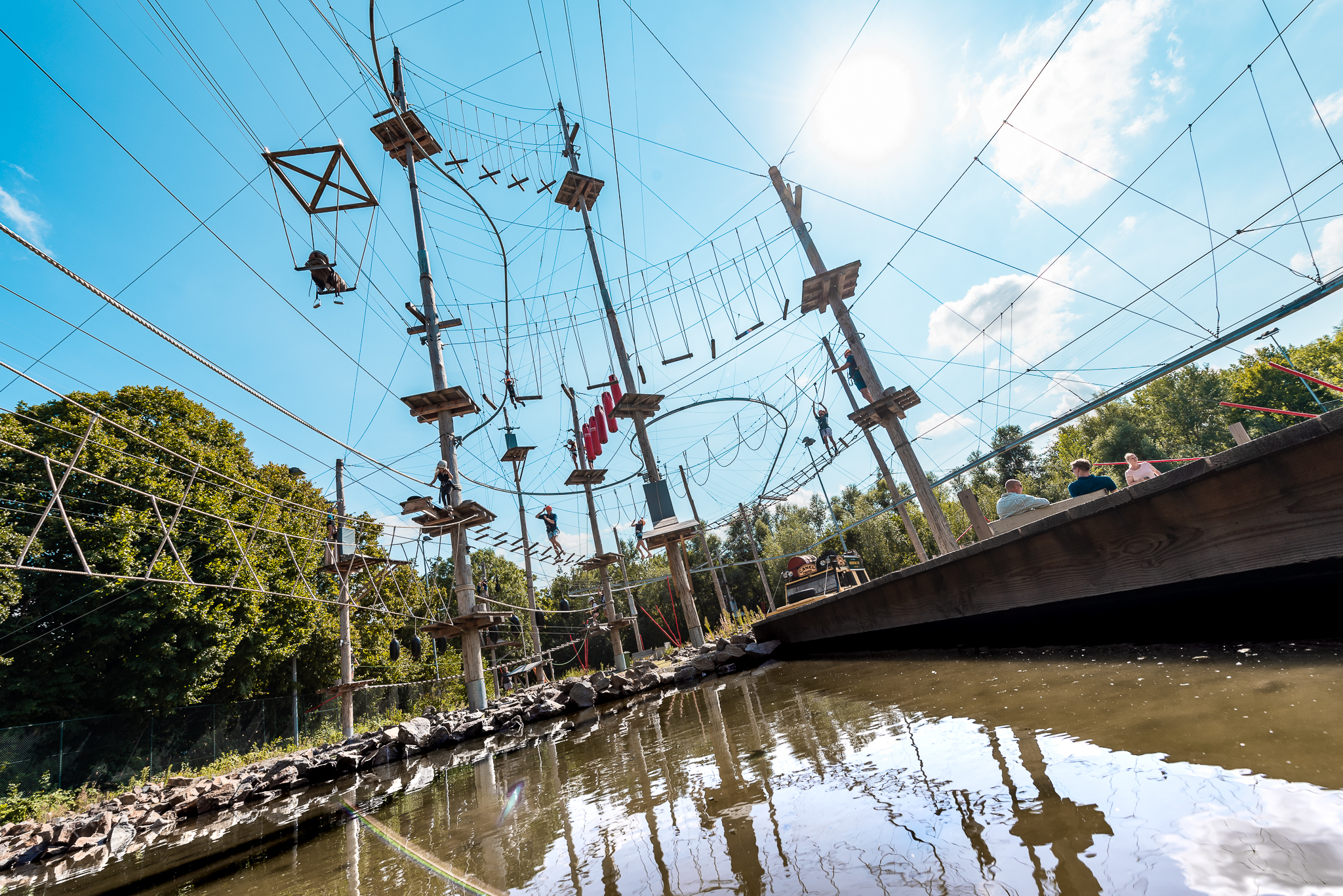 Spectaculaire outdoor klimparcoursen - Adventure City